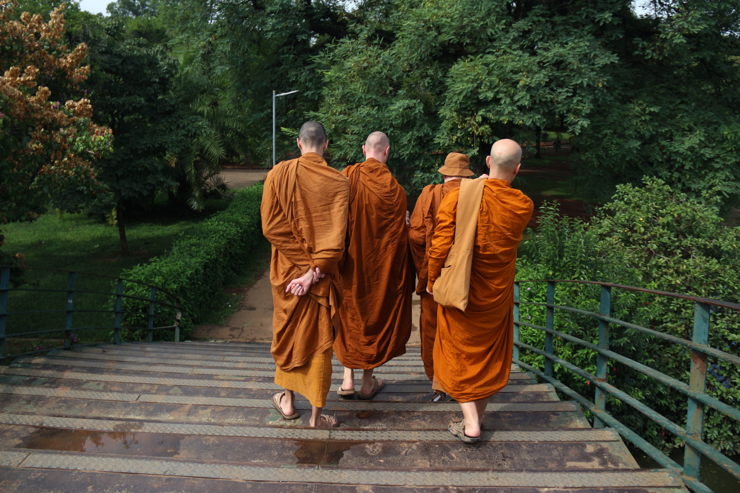 Luang Pó Sumedho - Casa de Dharma
